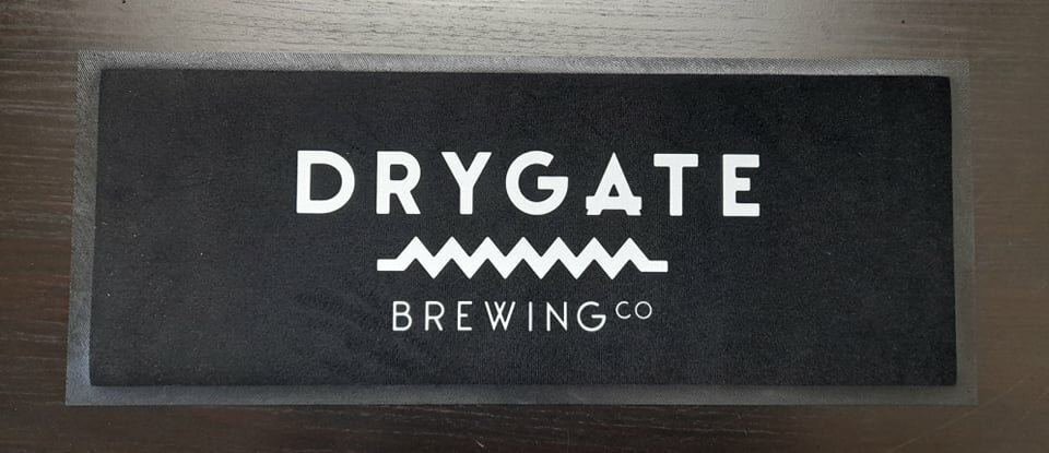 Drygate - Bar Runner - Schwarz mit Logo, € 5,95